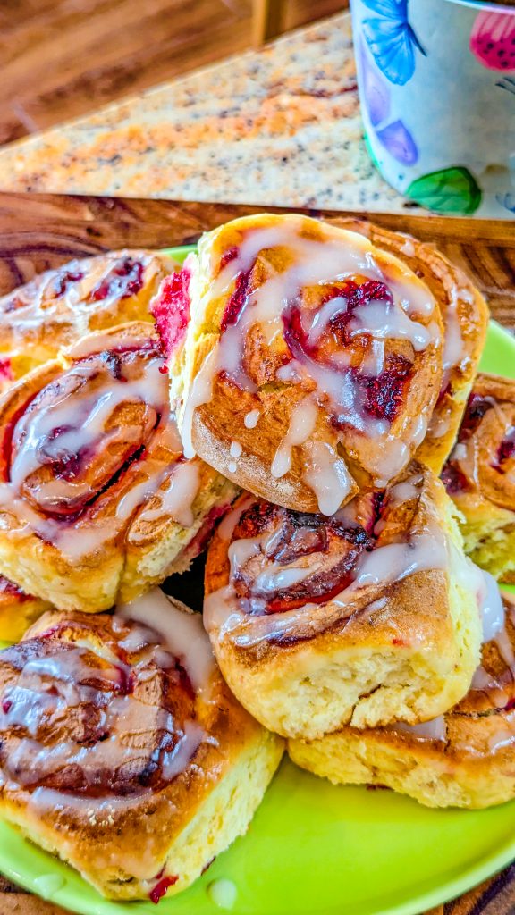 Raspberry Rolls with Lemon Glaze - Home Chef World